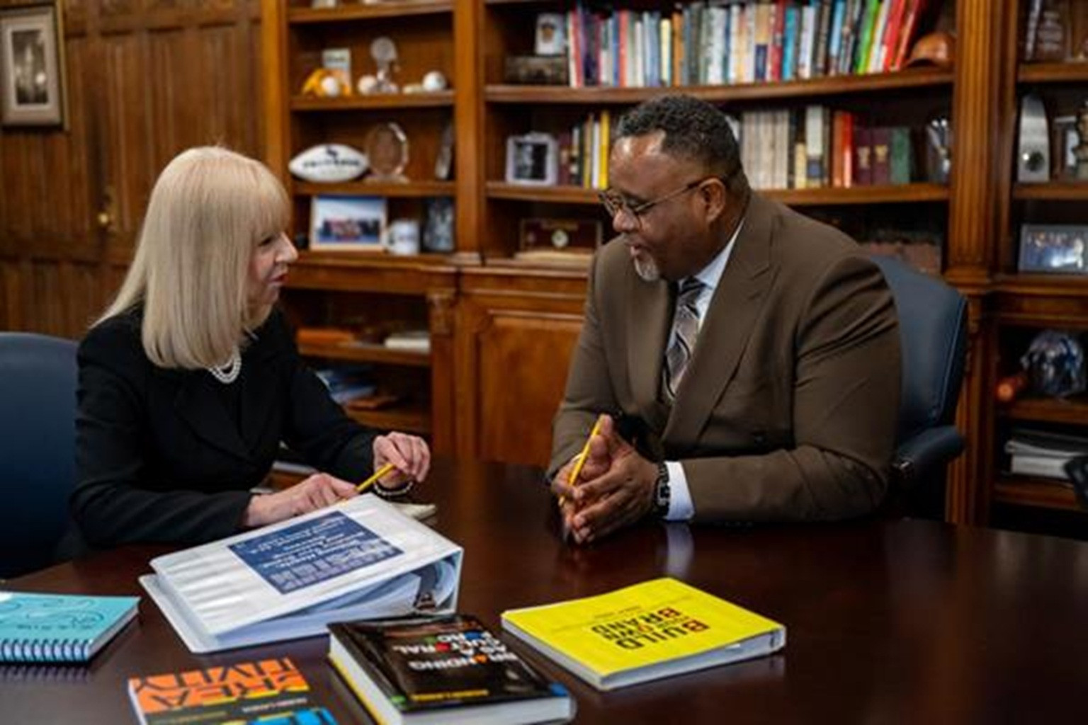 Leadership by Design: New book from Kean’s Repollet - BINJE | New ...